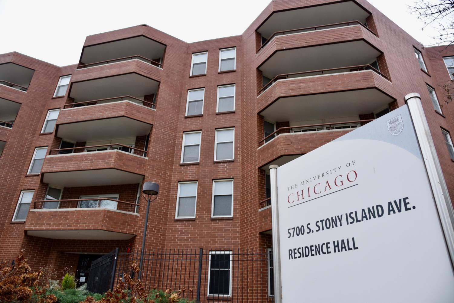 Students With COVID–19 Learn to Live in Isolation Housing – Chicago Maroon